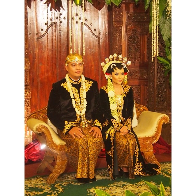 Javanese Traditional Wedding by RiseO | Bridestory.com