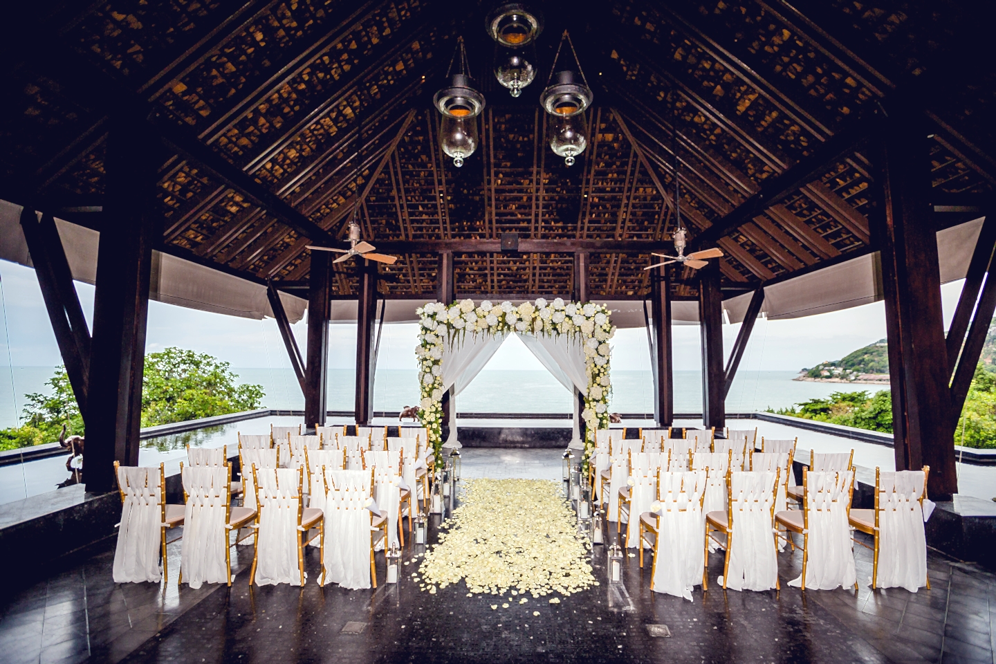 Beautiful wedding of Amy and Paul at Vana Belle Luxury Collection ...