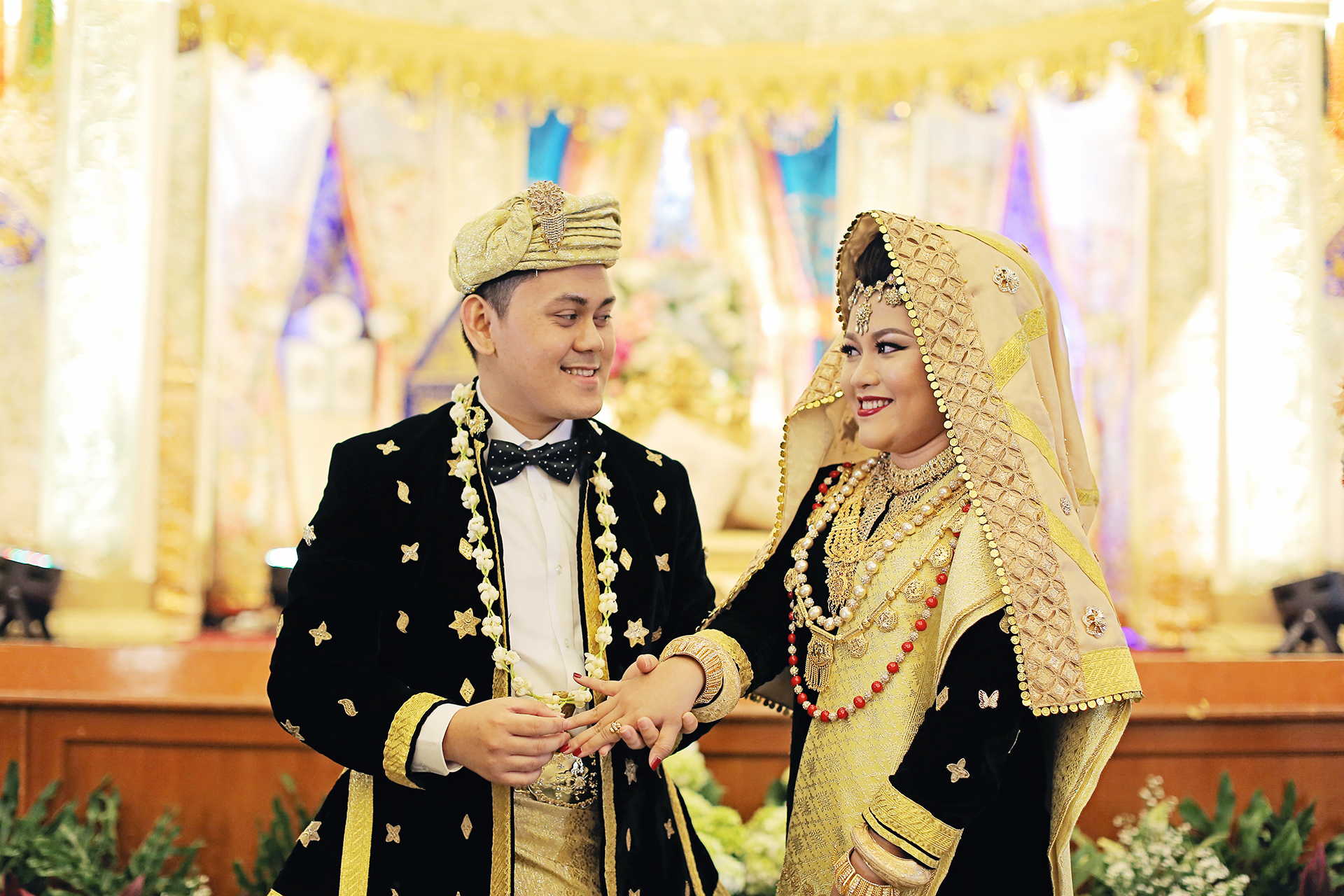 Akad Nikah busana Koto Gadang Rindhu Ichan | theSerenade Organizer ...