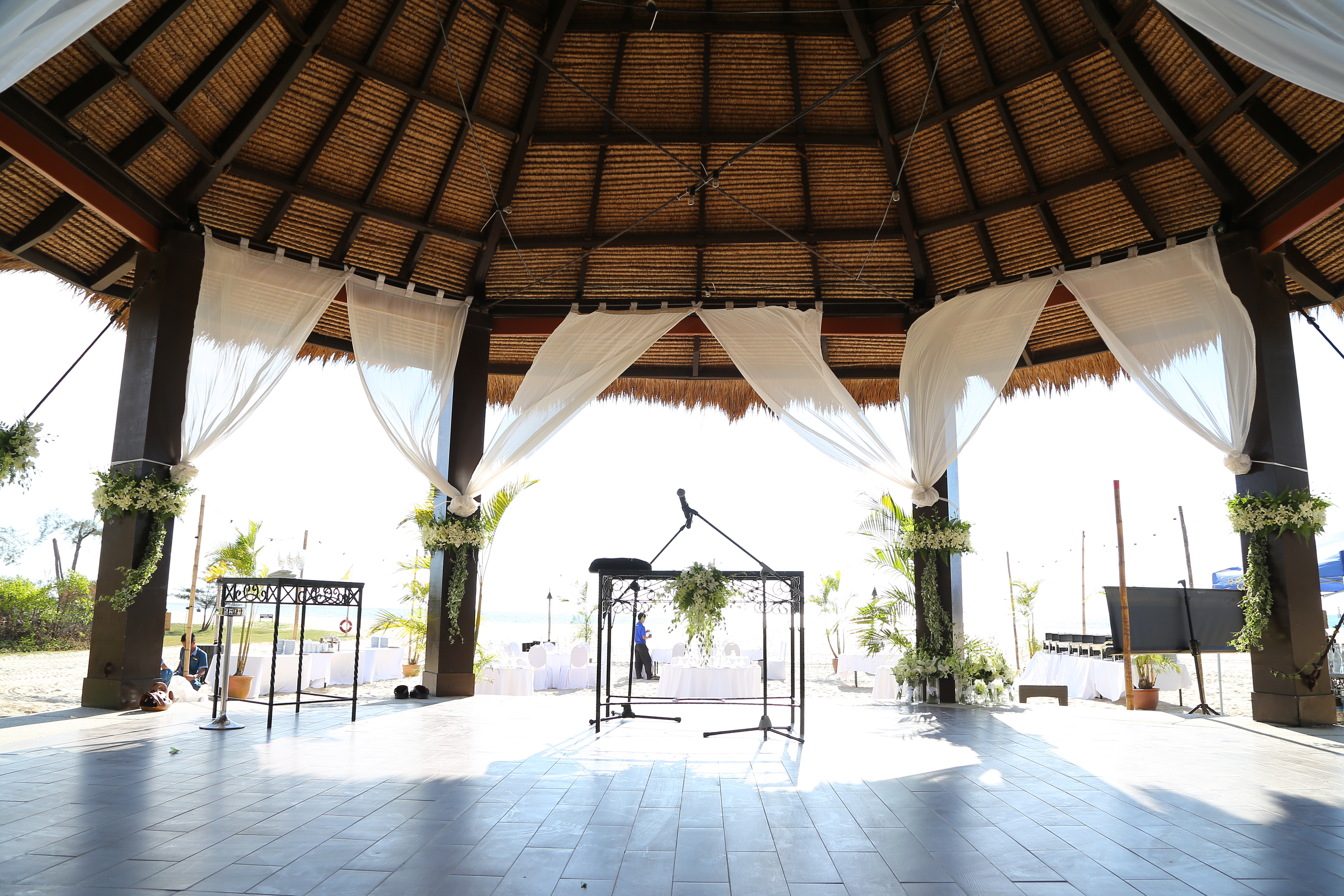 BEACH WEDDING | Shangri-La Rasa Ria Resort & Spa | Bridestory