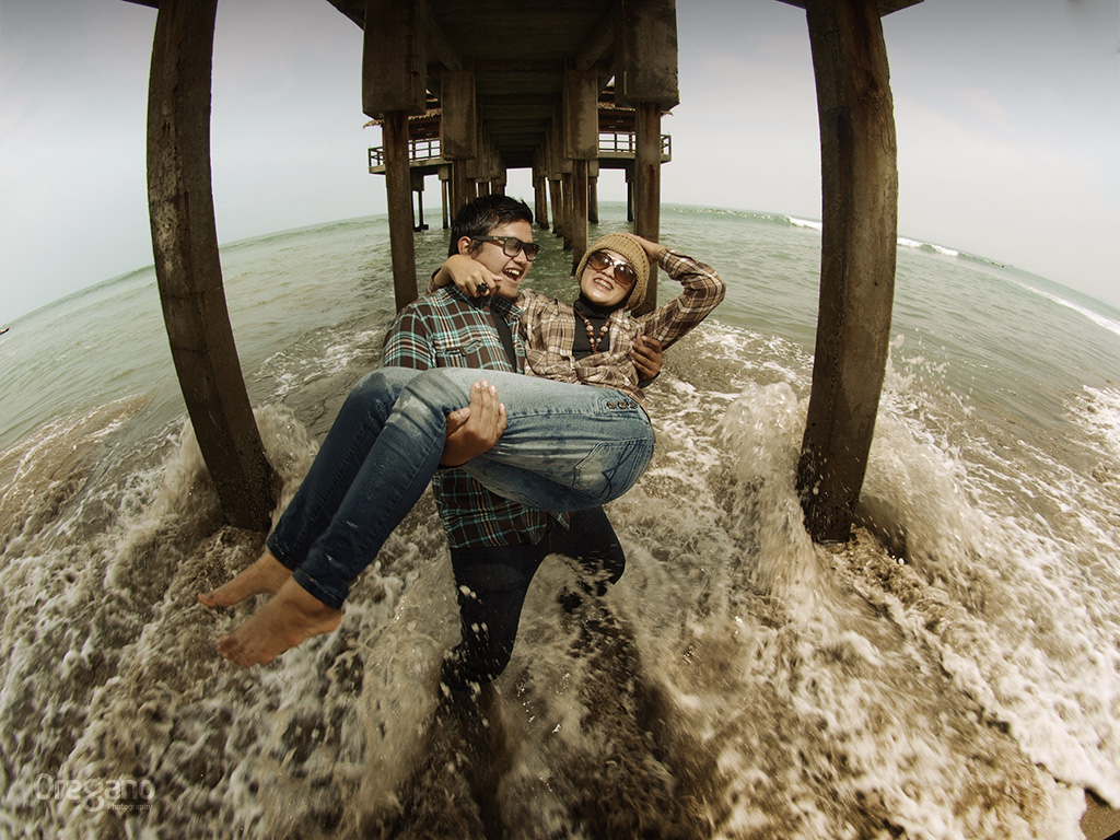 Prewedding Budi & Wiwi at Anyer Beach by Oregano Photography ...