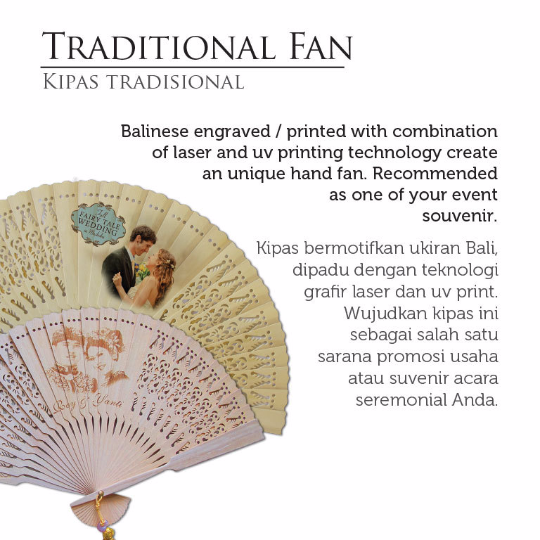 Traditional Hand Fan by Wiracana Hand Fan | Bridestory.com