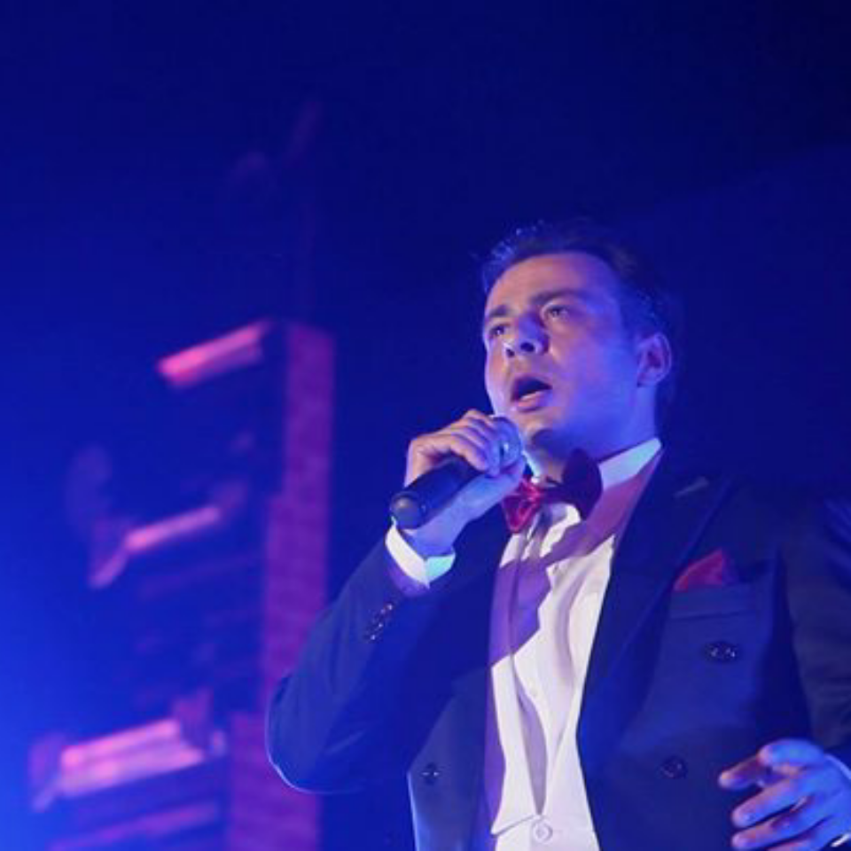 International Professional Tenor Opera Singer From Europe Now in ...