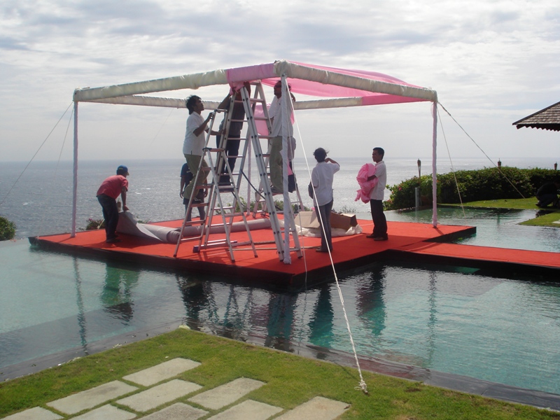 Floating Stage by CV Bali Stage Expotama | Bridestory.com