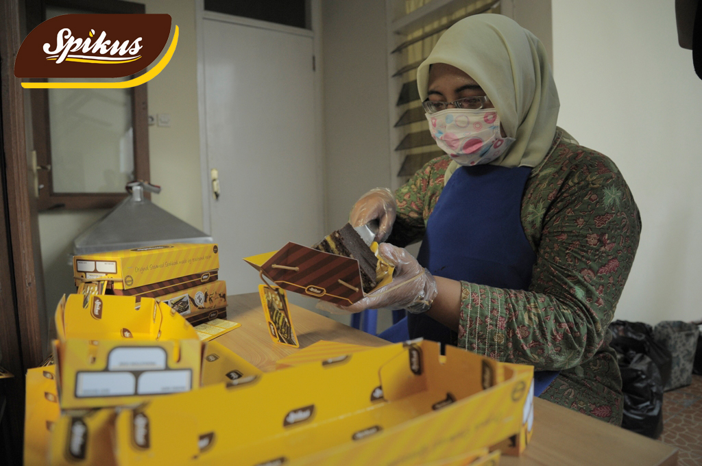Proses Produksi & Packing | SPIKUS | Bridestory