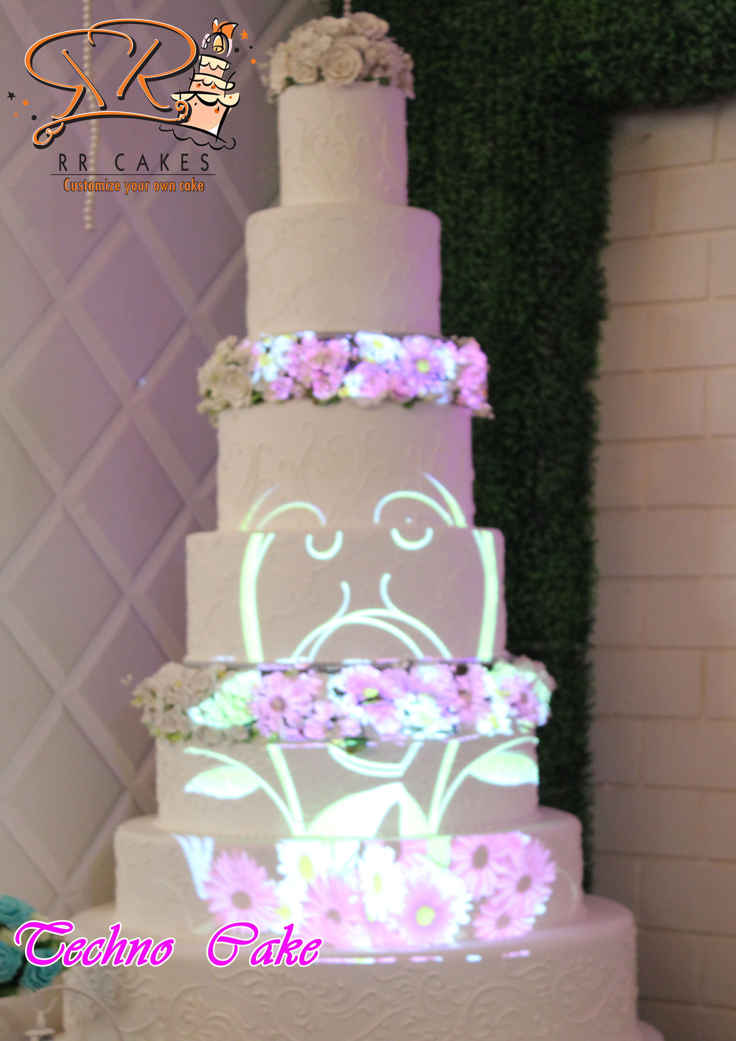 TECHNO CAKE FIRST IN INDONESIA by RR CAKES | Bridestory.com