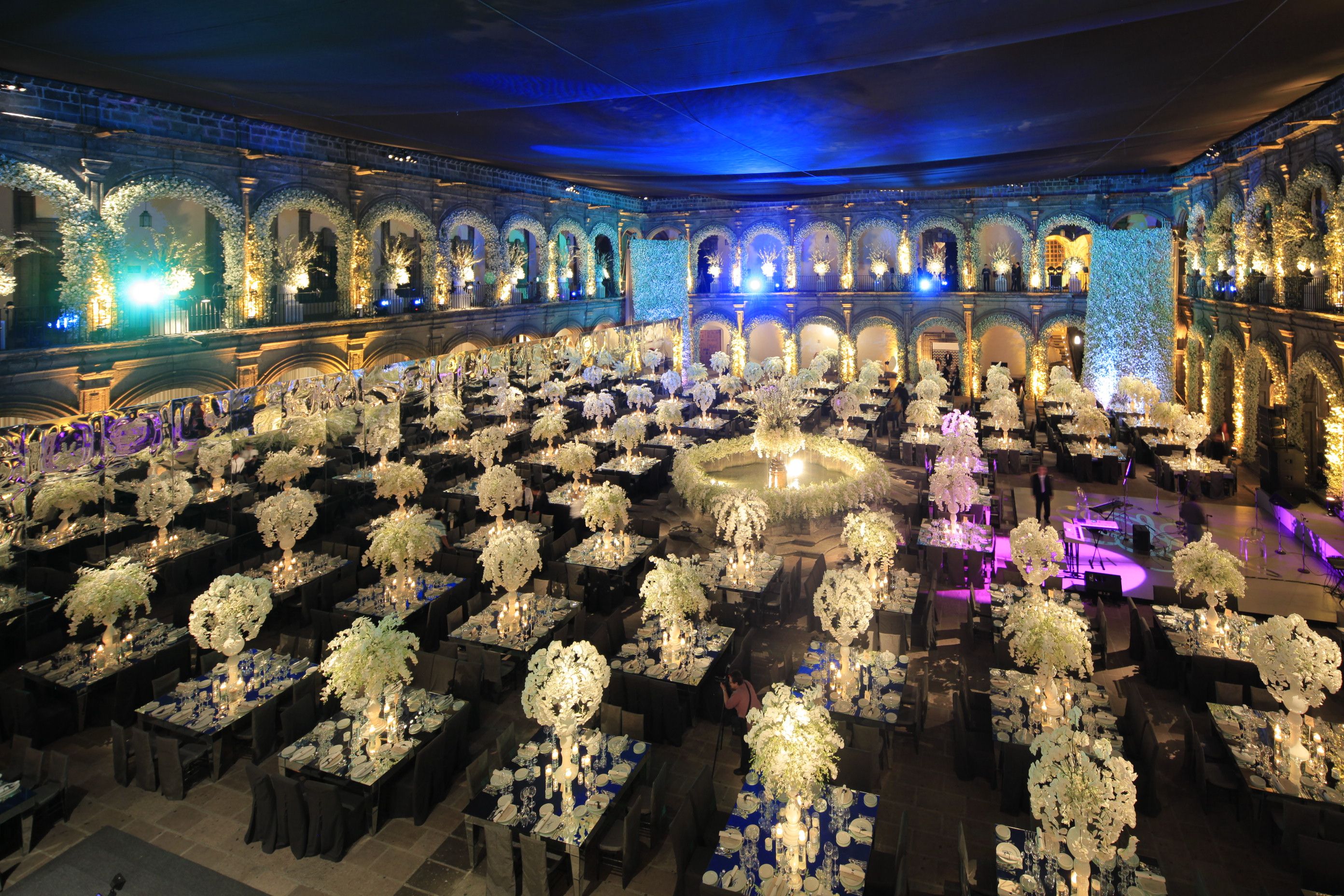 GONZALEZ + HELFON | Decoration & Lighting in Mexico (Distrito Federal ...