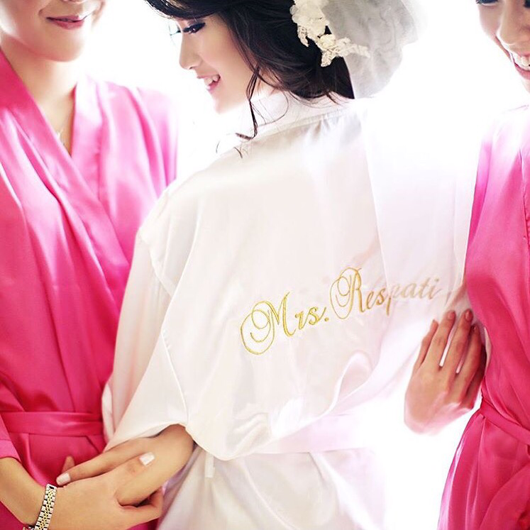 Bride Satin Robe | dydx Bride | Bridestory