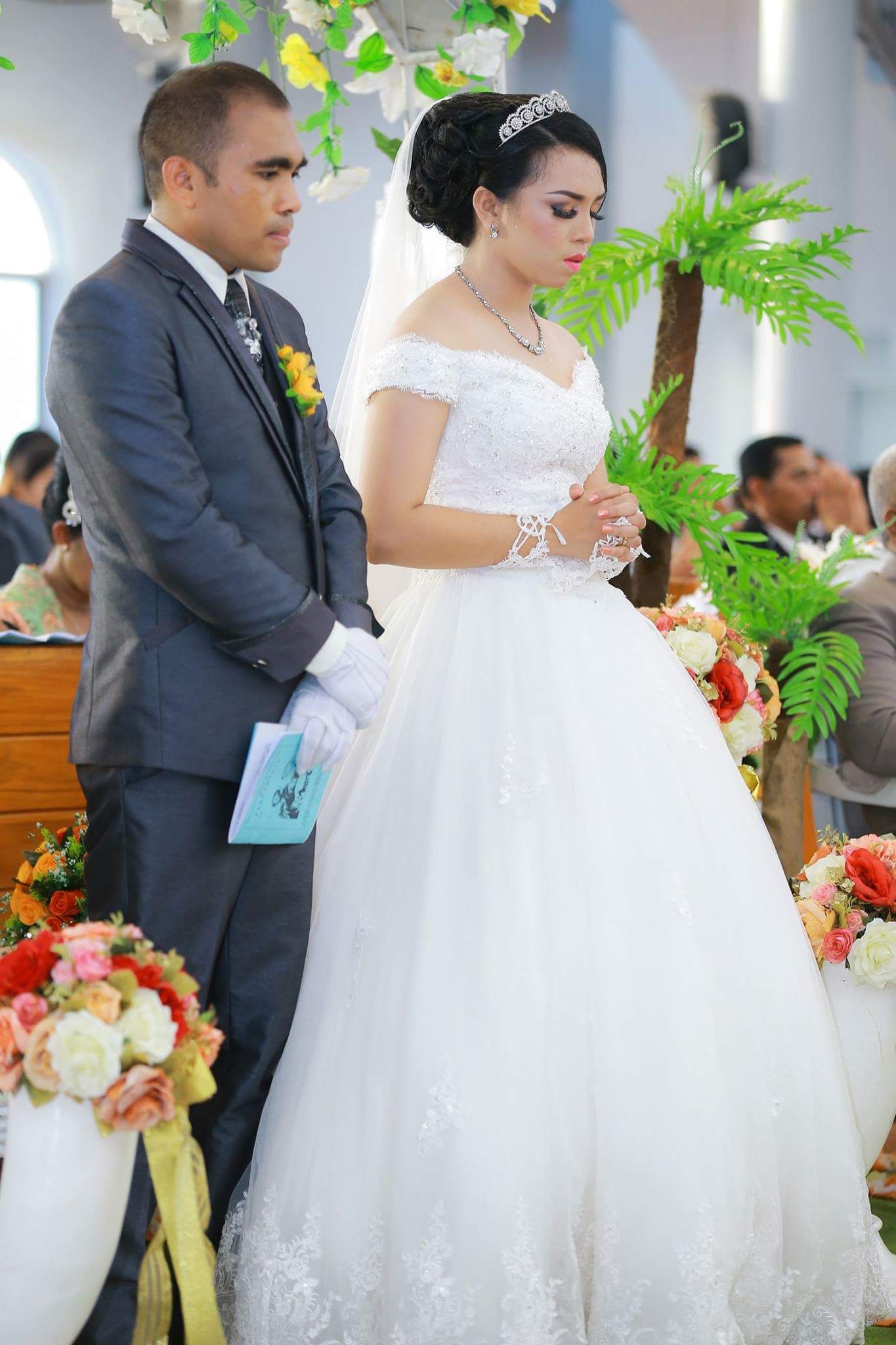Wedding blessing Ceremony by Redring Photography Indonesia | Bridestory.com