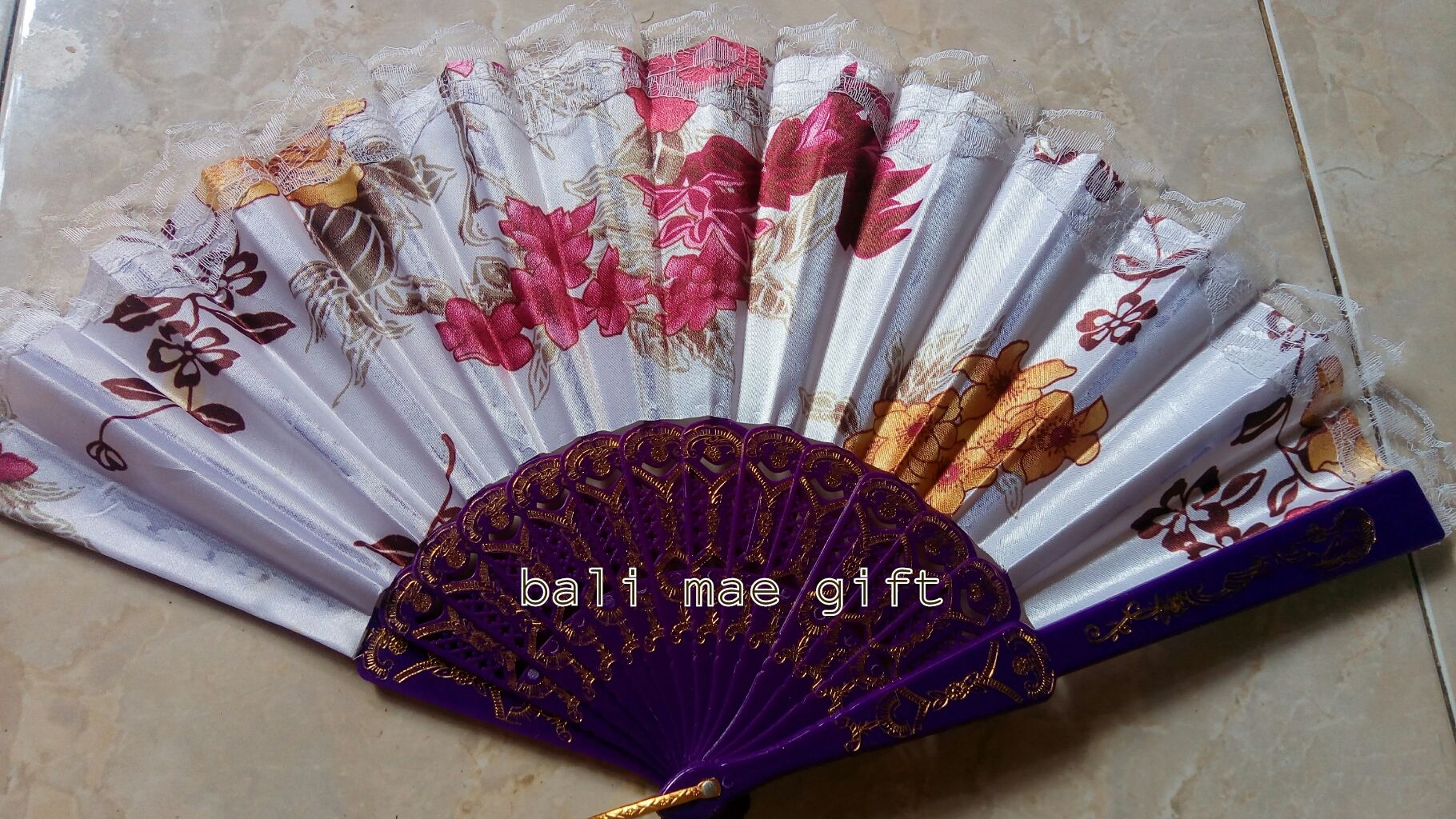 Souvenir Kipas Satin Renda by Bali Mae Gift | Bridestory.com